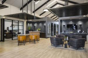 First International Bank | Bank Architecture Project